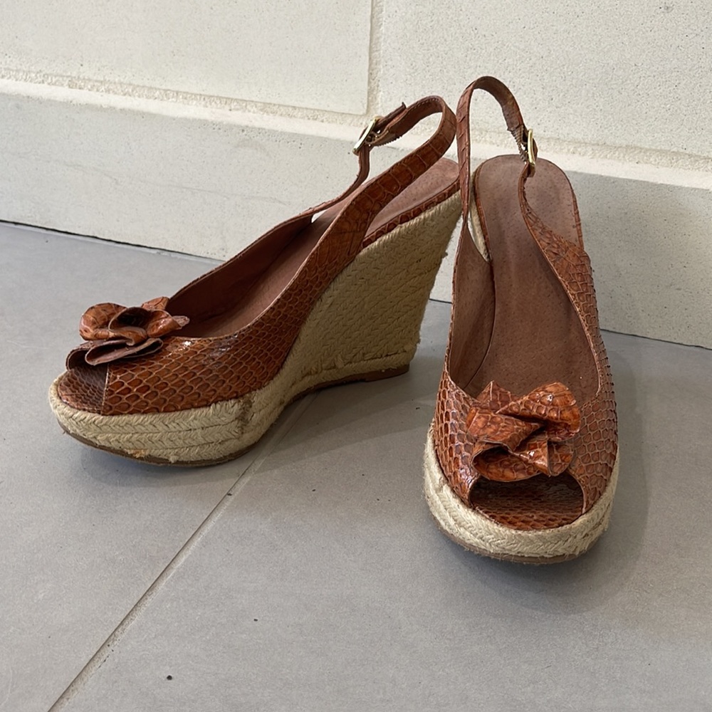 Tan Snake Skin Wedges - Gem
